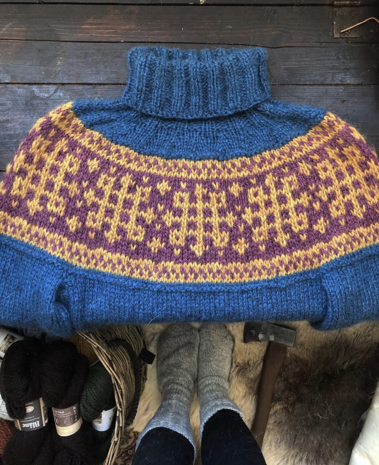 Tusseladd Polar olivengrønn (norsk ull) - LinkaNeumann.com